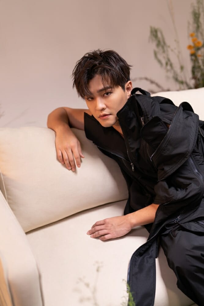 KINI DIKENALI SEBAGAI ALVN, ALVIN CHONG LANCAR LAGU INGGERIS DEBUT PERTAMA